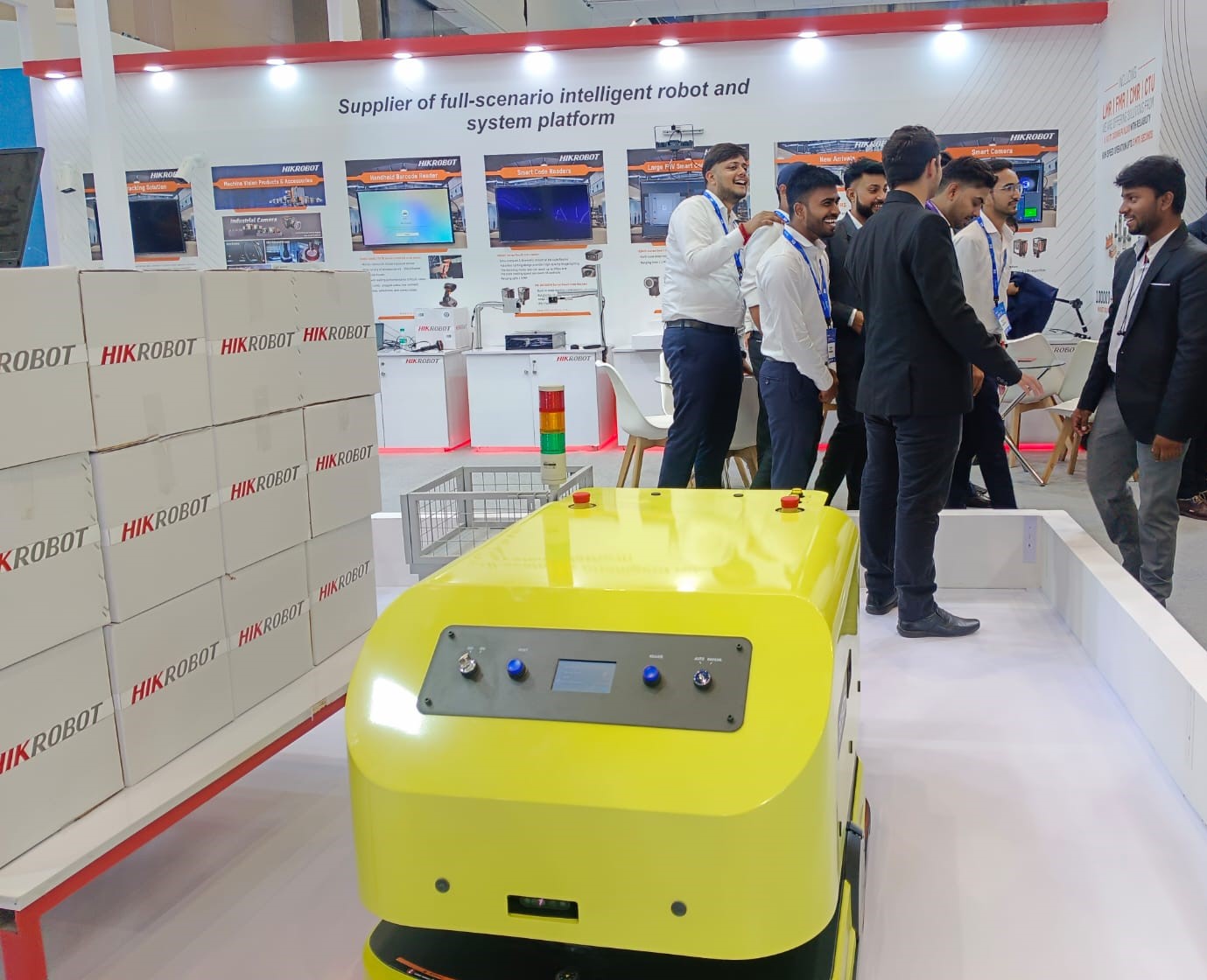 HIKROBOT Introduces Tugging: AMR with Latest Smart Cameras and Sensors ...